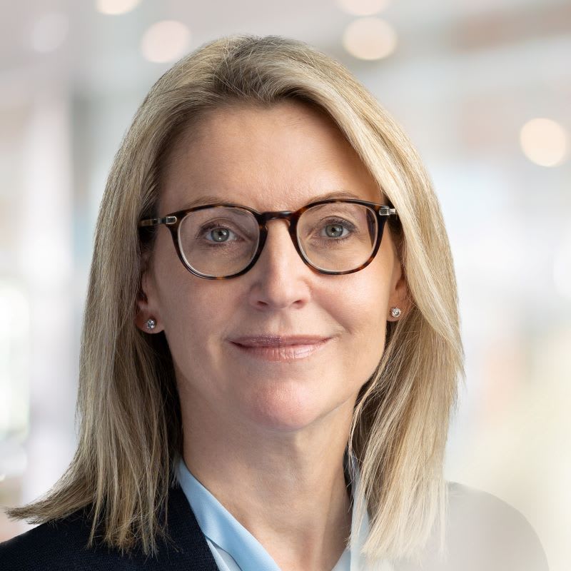 Jennifer Richards Biography | Aon